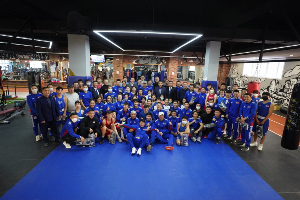 AIBA President meets Mongolia’s best boxers – IBA